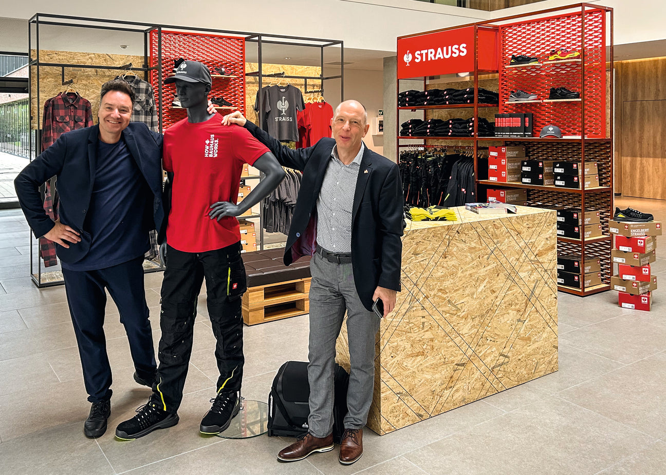 STRAUSS UND BAUHAUS STARTEN EXKLUSIVE VERTRIEBSPARTNERSCHAFT